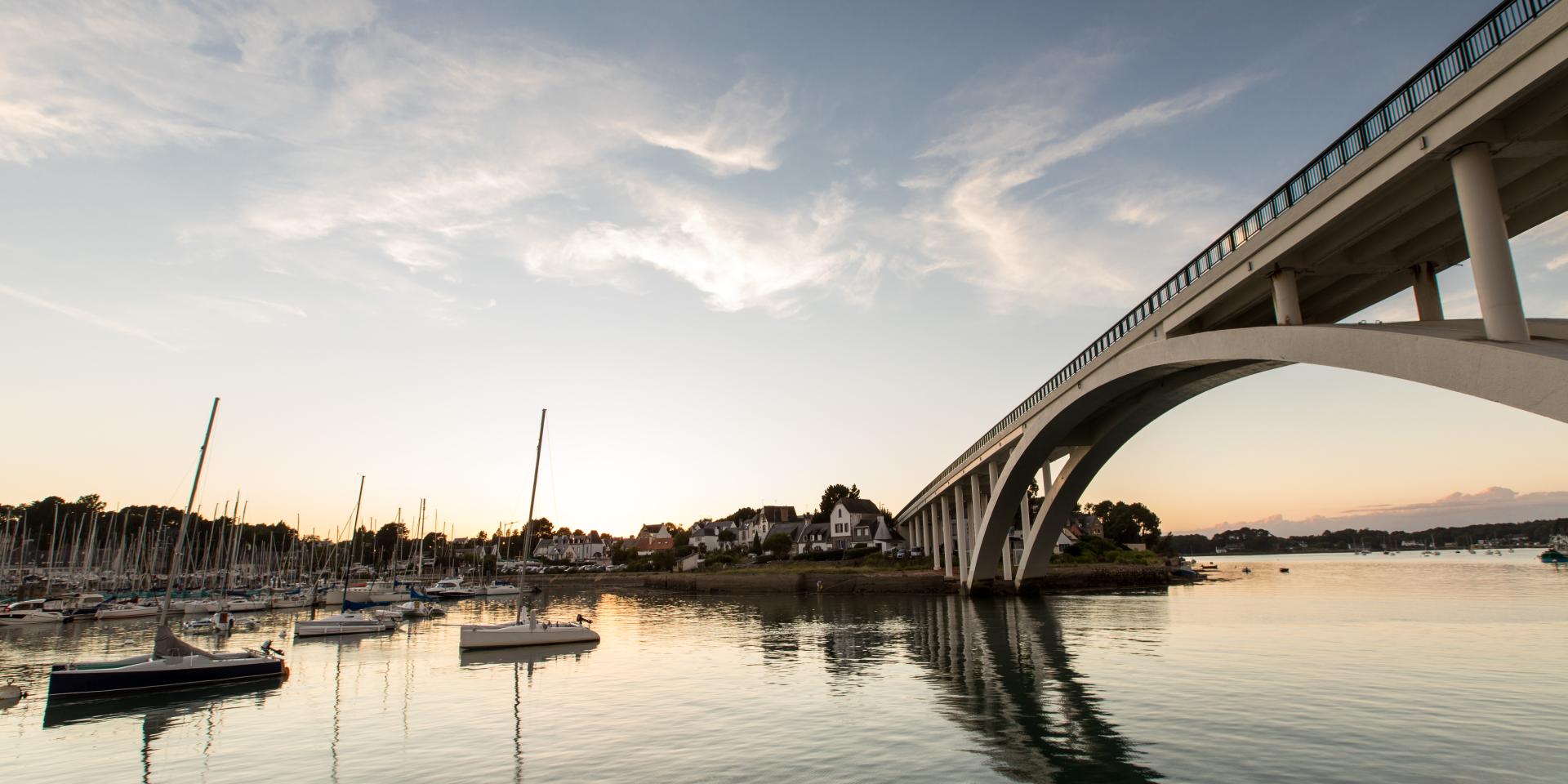 Kayak sur la rivière de Crac’h à la Trinité sur Mer dans le Morbihan ...